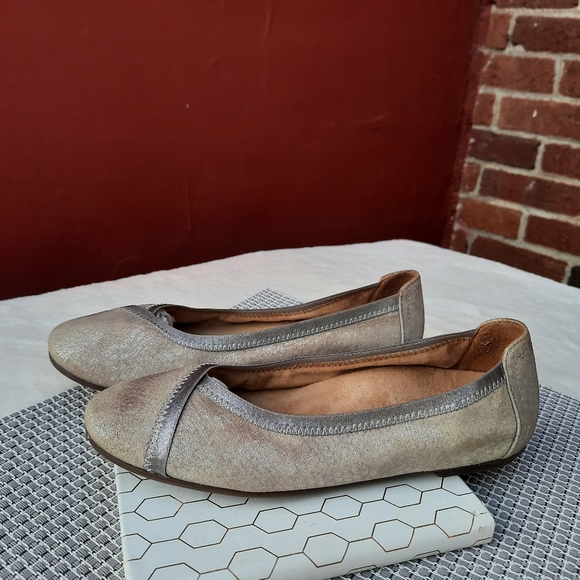 Vionic | Shoes | Vionic Caroll Ballet Flats Comfort Slip On Shoes ...
